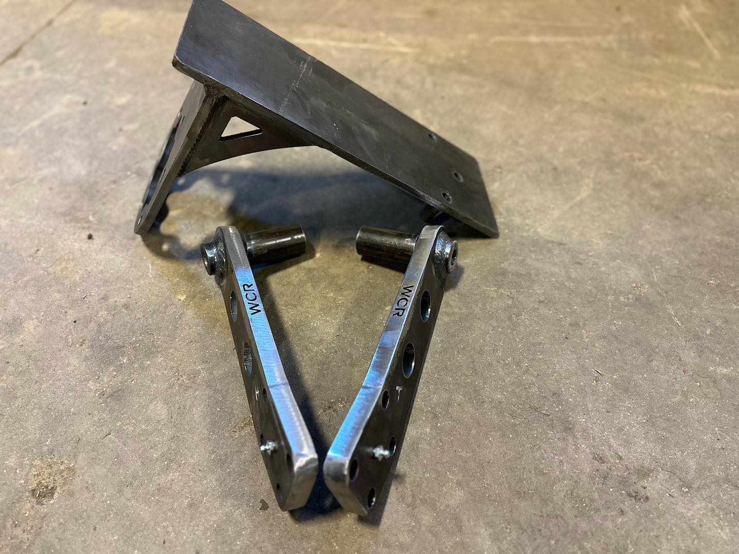 HIGH STEER RAM MOUNT, 2.5 TON – WESTERN CANADIAN ROCKWELL INC